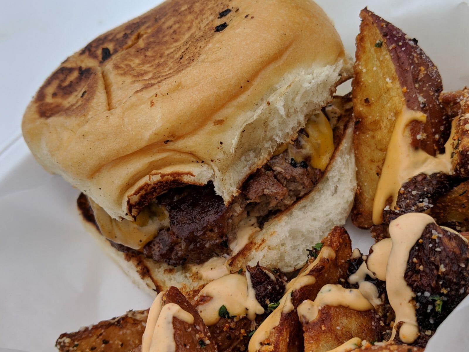 GromNom – Uncle Chops Smokehouse Burgers – digiSal.com